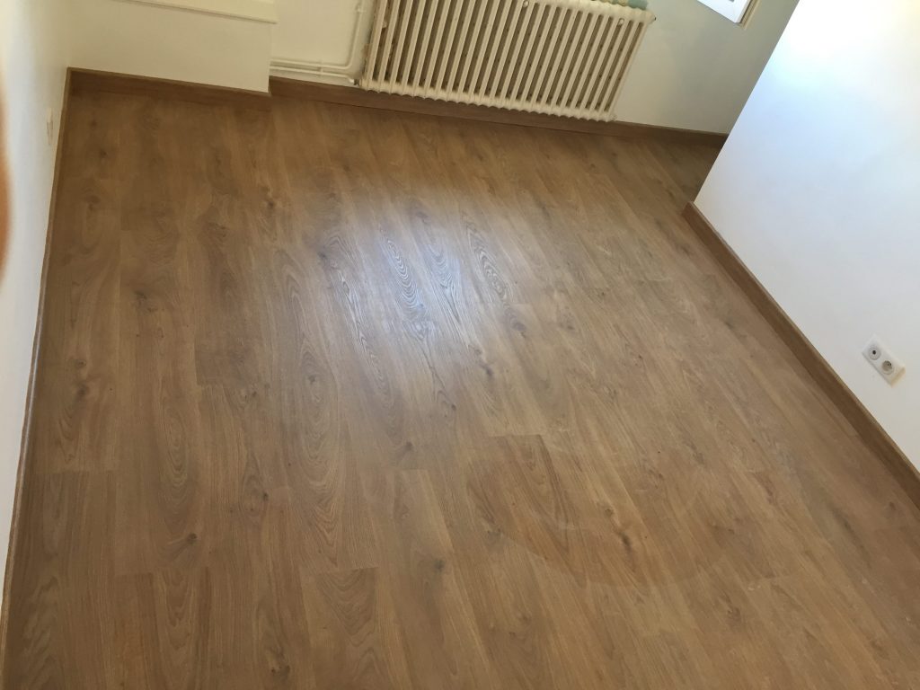 Sculpture, création de mobilier en bois et services annexes autour du bois